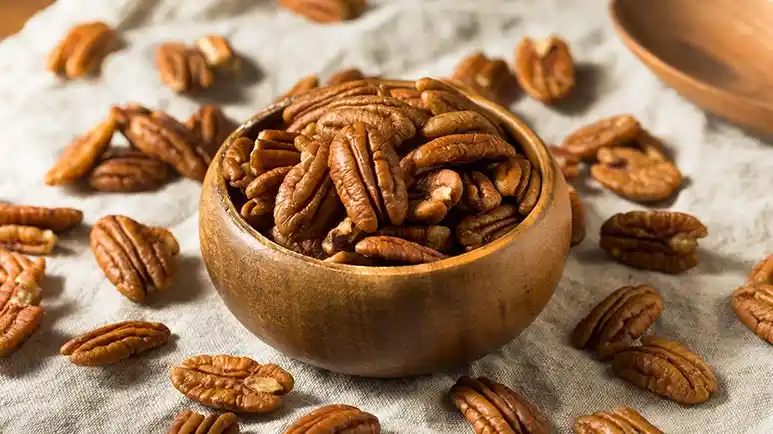 Nueces pecanas: el fruto seco rico en vitaminas que beneficia la salud ...